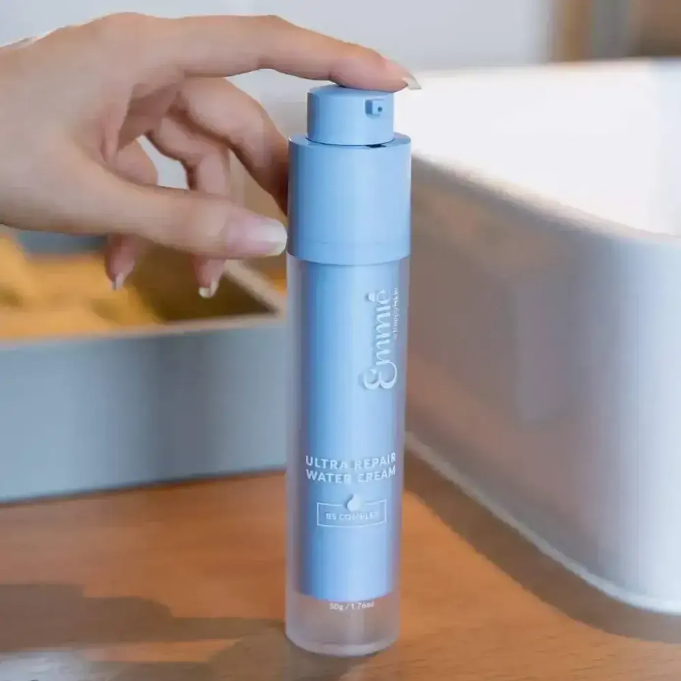 Kem Dưỡng Phục Hồi Da B5 Emmie Ultra Repair Water Gel Cream 50G